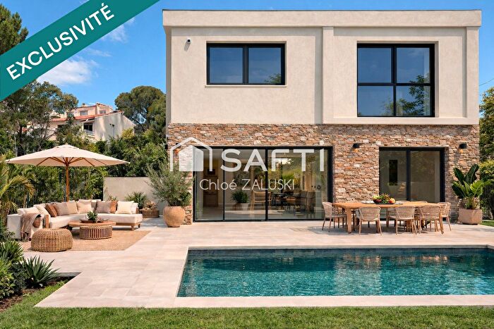 Maison à vendre - Saint-Raphaël, Plateau Notre-Dame - 5 pièces - 4 chambres