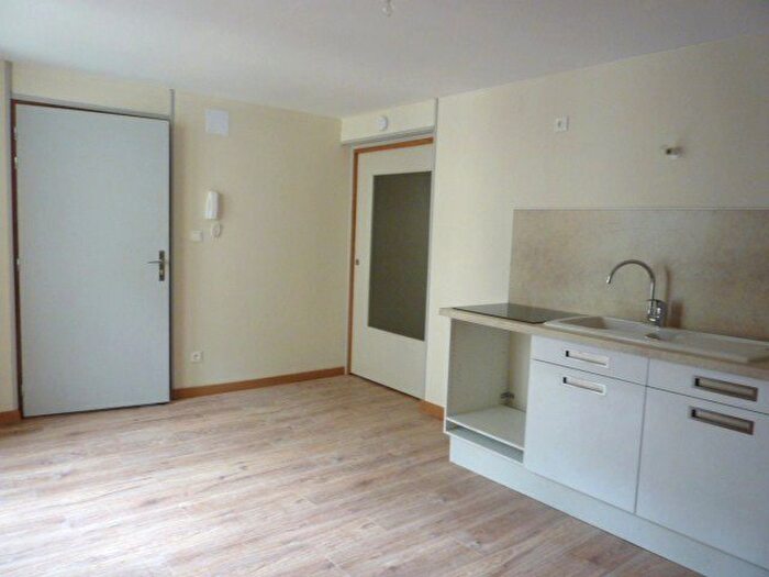 Appartement à louer - Montbéliard, Centre-ville, Prairie, Batteries du Parc, Charmontet - 2 pièces - 1 chambre