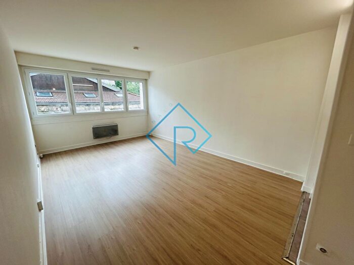 Paris 20ème - Appartement à louer