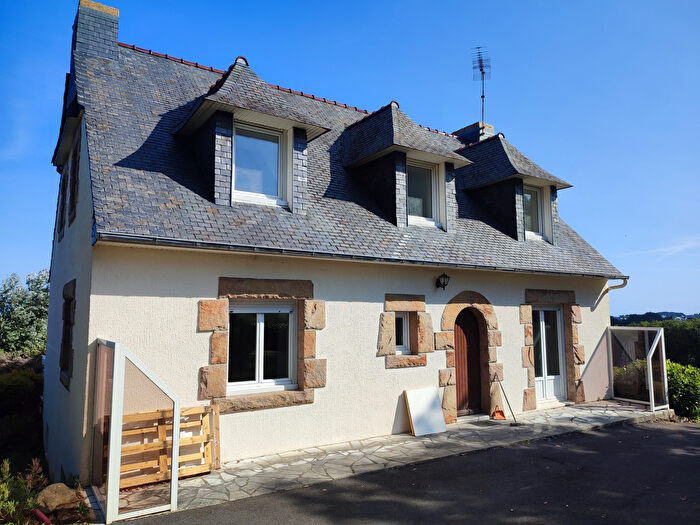 Maison à louer - Trégastel - 6 pièces - 5 chambres