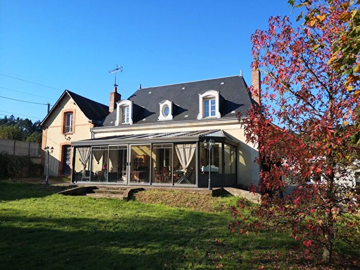 Maison à vendre - La Chartre-sur-le-Loir - 9 pièces - 5 chambres