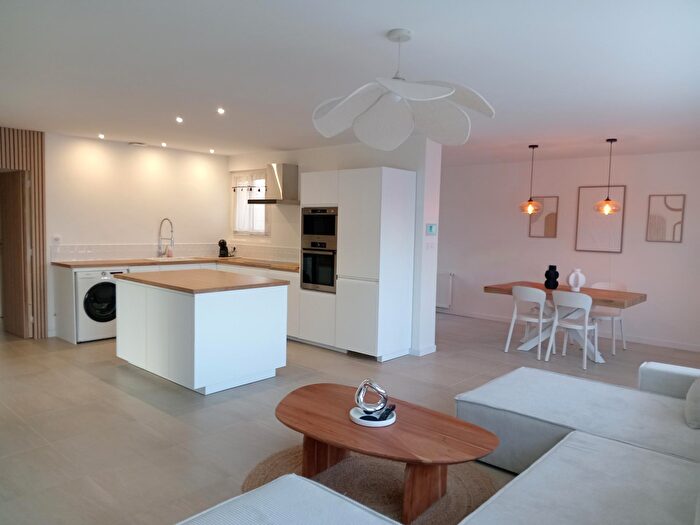 Maison à vendre - Saint-Laurent-Médoc - 5 pièces - 4 chambres