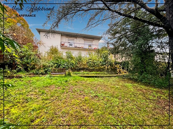 Maison à vendre - Bon-Encontre - 8 pièces - 5 chambres