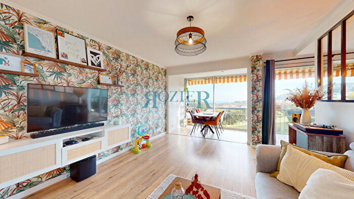 Appartement à vendre - Vallauris, Retenaou, Brusquets, Devens, Zone dactivité Saint-Bernard - 3 pièces - 2 chambres