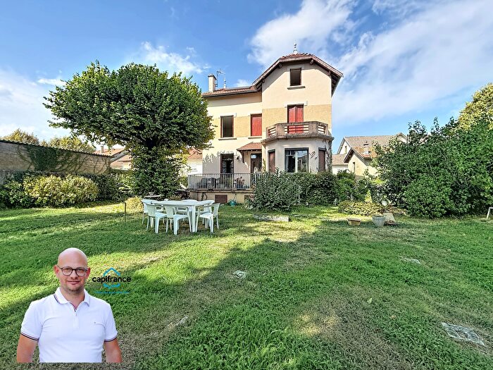 Les Abrets - Maison 6 pièces à vendre