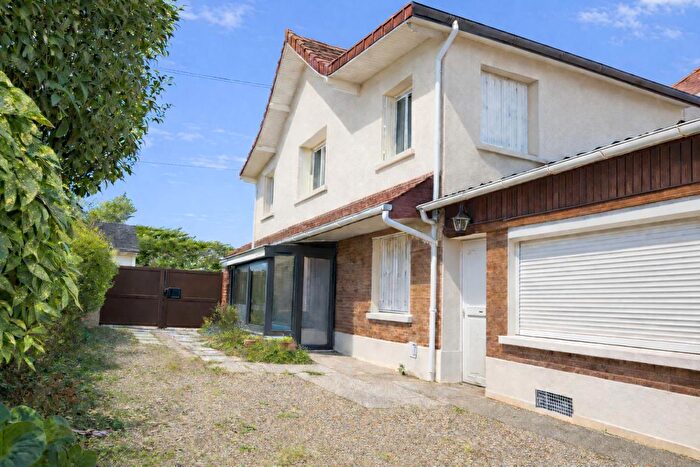 Maison à vendre - Chennevières-sur-Marne, Centre-ville - 5 pièces - 4 chambres