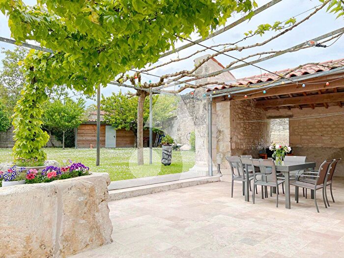 Maison 6 pièces à louer à Saintes