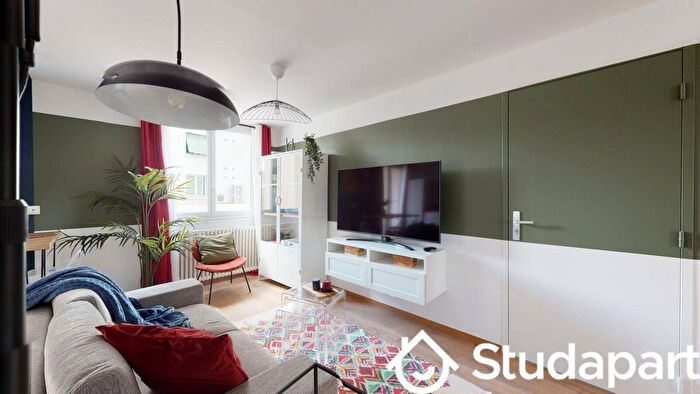 Appartement à louer - Le Bachut, Lyon ème arrondissement - 1 pièce - 1 chambre