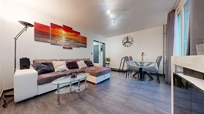 Appartement à vendre - Vénissieux, Gabriel Peri - 4 pièces - 3 chambres