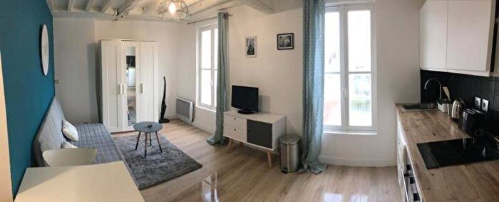 Appartement à louer - Saint Louis, Saint-Germain-en-Laye - 1 pièce