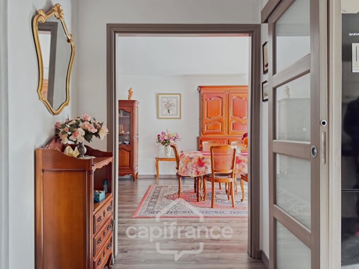 Appartement à vendre - Mantes-la-Jolie, Centre-ville - 3 pièces - 2 chambres