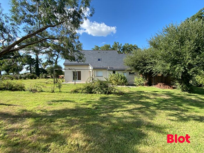 Maison à louer - Grand-Fougeray - 5 pièces - 4 chambres