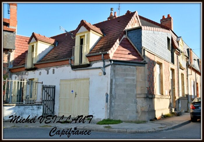 Moulins, Gâteaux, Clos de Bourgogne - Maison 11 pièces à vendre