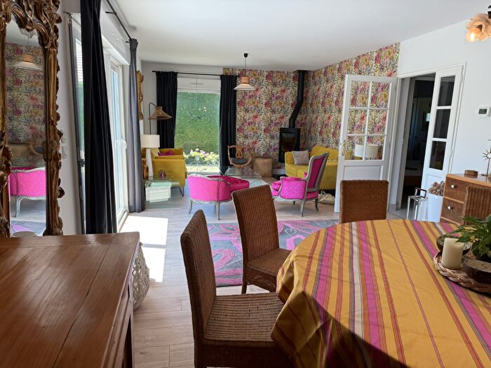 Maison à vendre - Saint-Pryvé-Saint-Mesmin - 6 pièces - 5 chambres