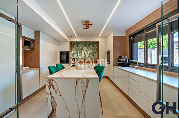 Maison à vendre - Villeurbanne, Buers - 11 pièces - 8 chambres