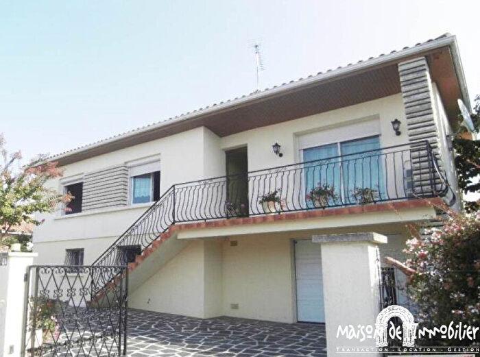 Maison à vendre - Châteaubernard - 5 pièces - 3 chambres