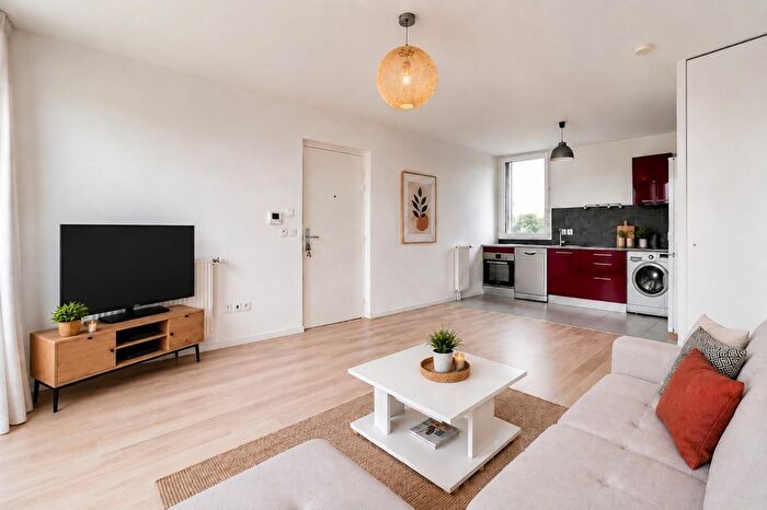 Sainte-Geneviève-des-Bois, Liers, Croix Blanche : Appartement 2 pièces à vendre