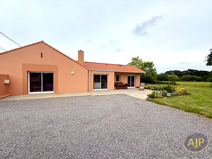 Maison 6 pièces à vendre à Sainte-Pazanne
