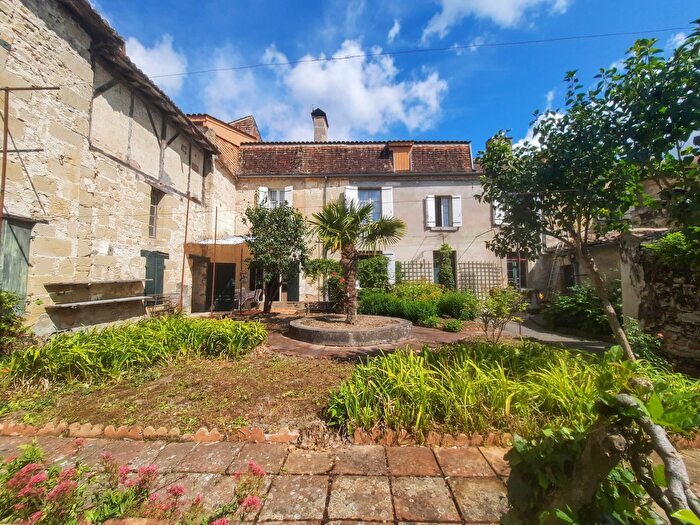 Maison à vendre - Saint-Barthélemy-dAgenais - 12 pièces - 6 chambres