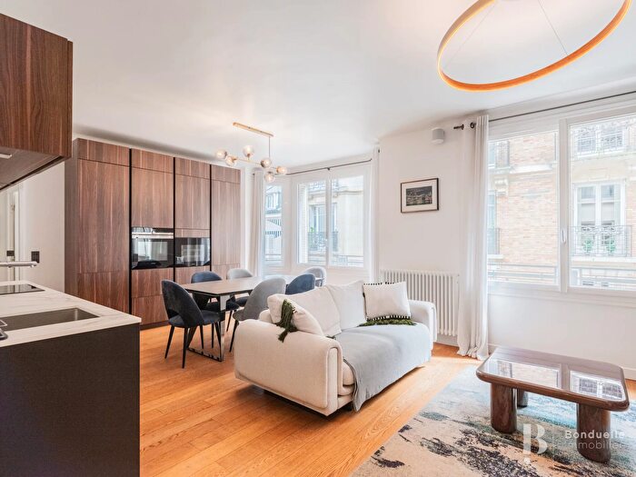 Appartement 3 pièces à Paris 17ème, Ternes, Maillot, à louer