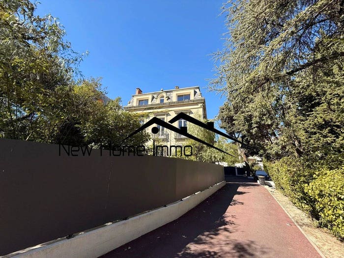 Périer, Marseille 8ème arrondissement : Appartement 4 pièces à louer
