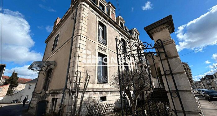 Appartement 1 pièce à Cité Bretonnie-Chatelet-Favieres-Conches, Montluçon, à louer