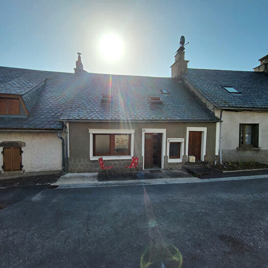 Maison à vendre - Apchon - 7 pièces - 3 chambres