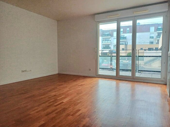 Palaiseau, Est : Appartement 3 pièces à louer