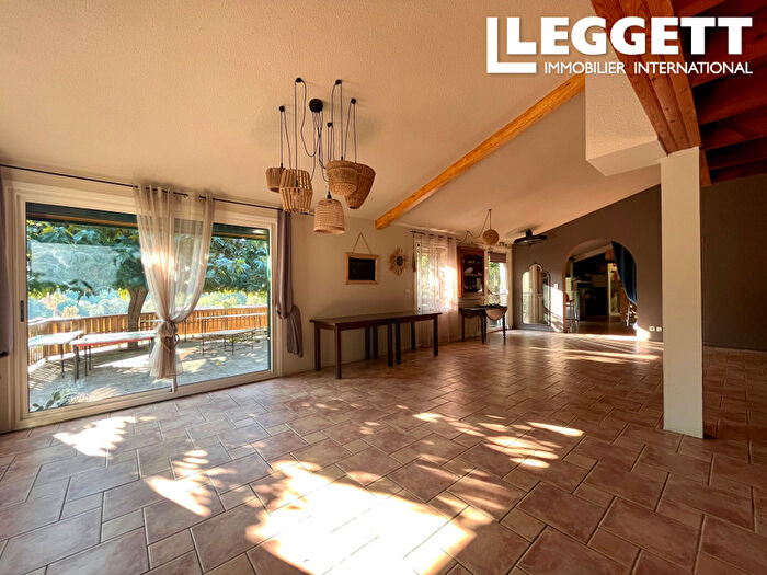 Maisons à vendre et appartements à louer - 1