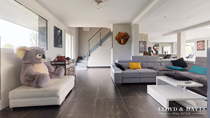 Maison à vendre - Saint-Martin-de-Nigelles - 11 pièces - 5 chambres