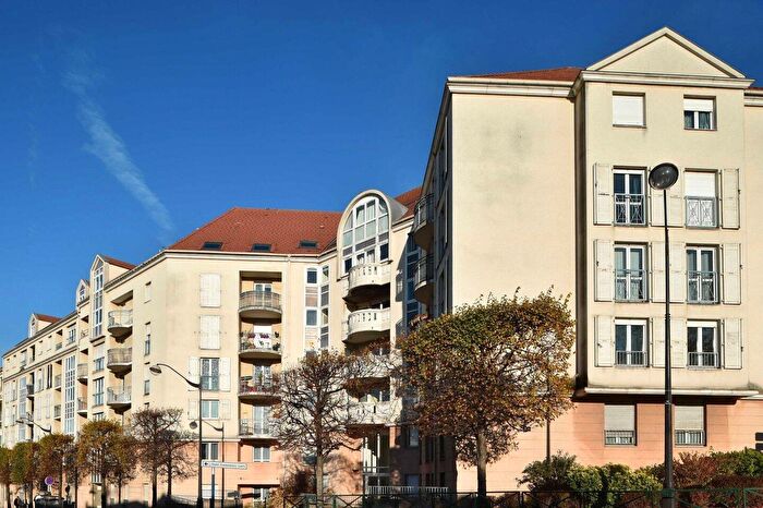 Appartement à louer - Centre Ville, Rueil Malmaison - 3 pièces - 2 chambres