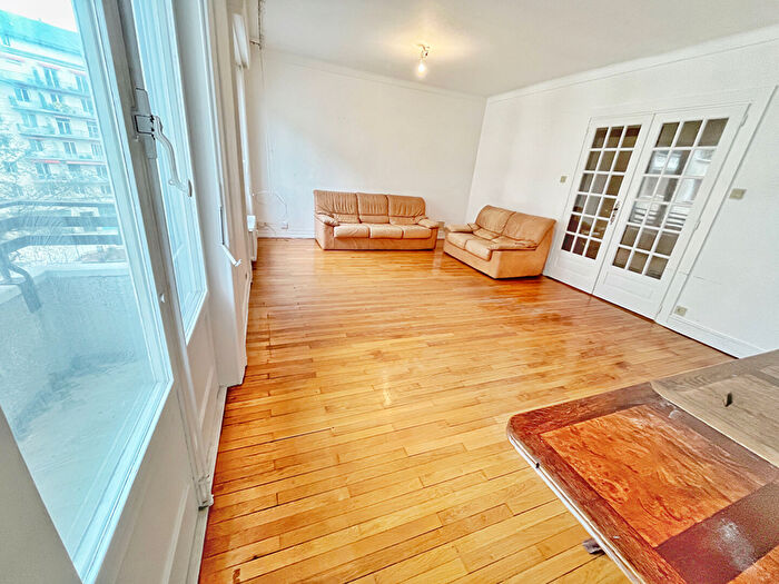 Appartement à vendre - Chambéry, Centre-ville - 4 pièces - 3 chambres