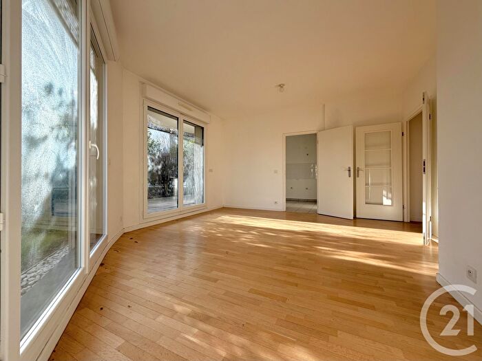 Appartement à vendre - Issy-les-Moulineaux, Les Epinettes, Le Fort, Les Hauts dIssy - 3 pièces - 2 chambres