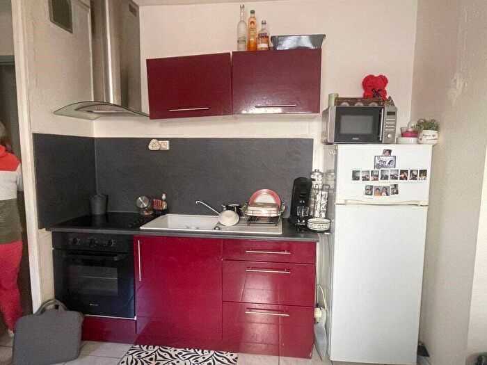 Appartement à louer - Capucins-La Barbacane-La Trivalle-Bellevue, Carcassonne - 1 pièce