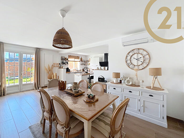 Maison à vendre - Fréjus - 4 pièces - 3 chambres