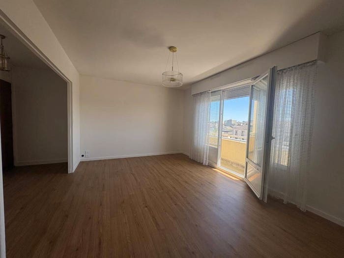 Appartement 2 pièces à Centre Ville-Les Marins, Châteauroux, à louer
