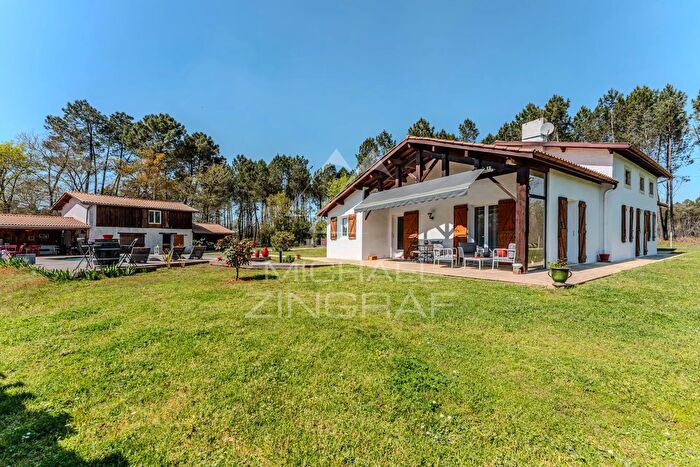 Maison à vendre - Salles - 7 pièces - 3 chambres