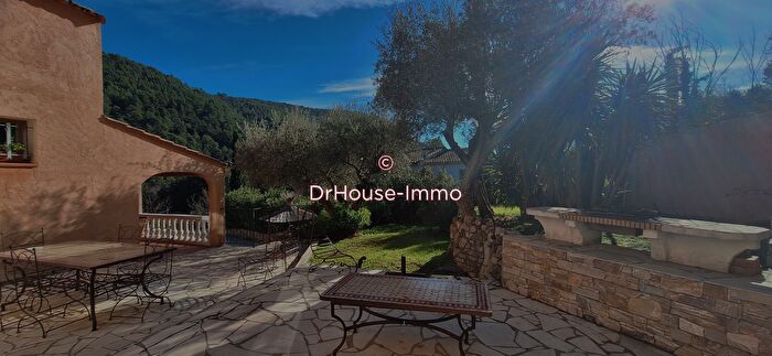 Maison à vendre - Solliès-Toucas - 5 pièces - 4 chambres