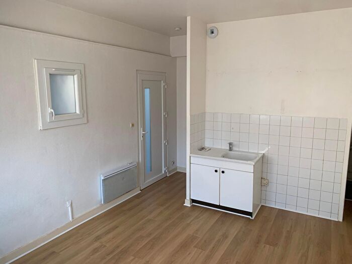 Appartement à louer - Pusignan - 1 pièce