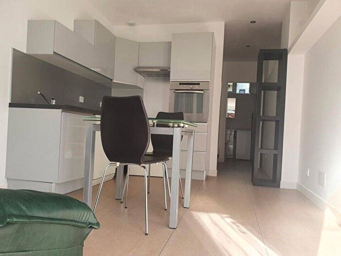 Appartement à louer - Renaudie-La Plaine, Saint-Martin-dHères - 1 pièce