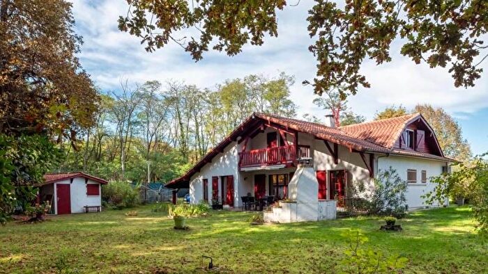 Saint-Pierre-du-Mont - Maison 6 pièces à vendre