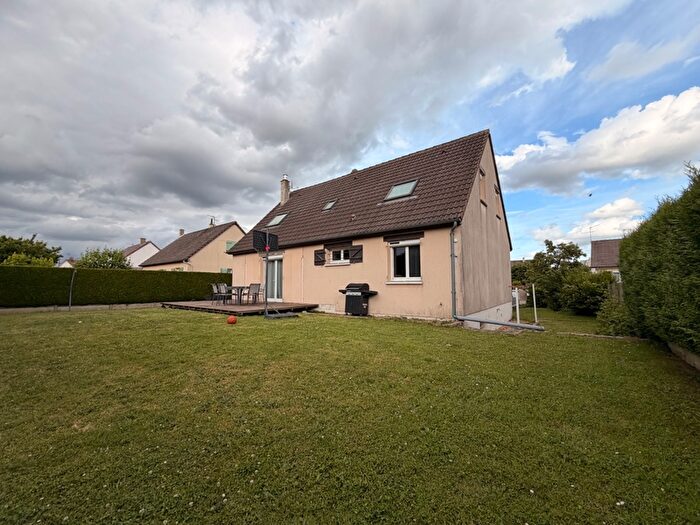 Maison 8 pièces à vendre - Lucé, Petit Lucé, Poiffonds