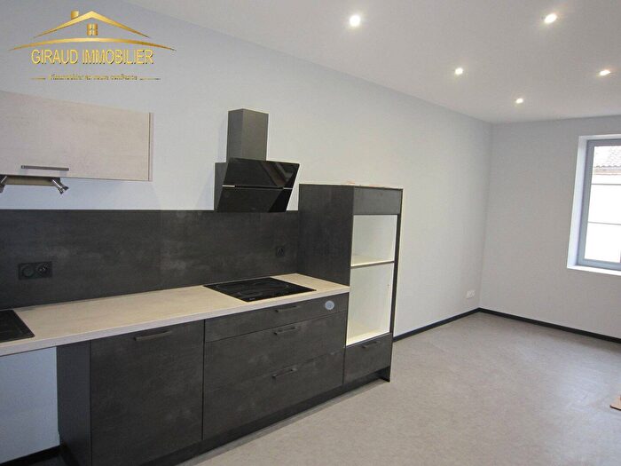 Appartement à louer - Pouilly-sous-Charlieu - 3 pièces - 2 chambres