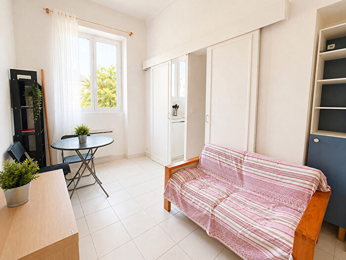Appartement 1 pièce à Saint-Cyr-l'École, Hôtel de ville, à vendre