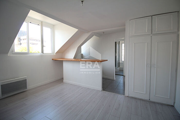 Appartement à louer - Melun, Rive de Seine, Sud - 3 pièces - 2 chambres