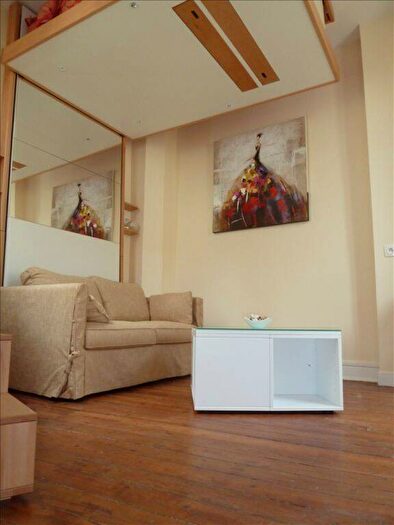 Appartement à louer - Les Parterres, Saint-Germain-en-Laye - 1 pièce - 1 chambre