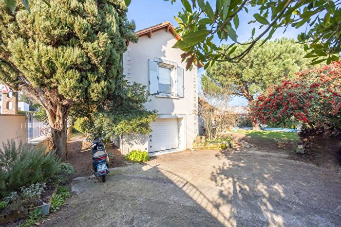 Maison à vendre - Saint-Sébastien-sur-Loire, Bords de Loire - 6 pièces - 4 chambres