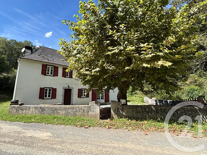 Maison 5 pièces à vendre à Idaux-Mendy