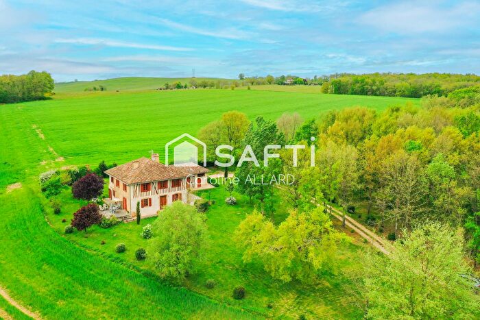 Maison à vendre - Sabaillan - 7 pièces - 6 chambres