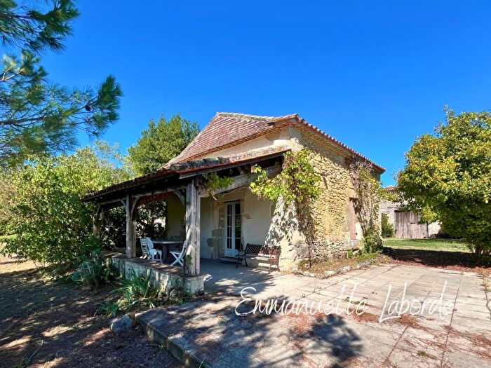 Saint-Colomb-de-Lauzun : Maison 10 pièces à vendre